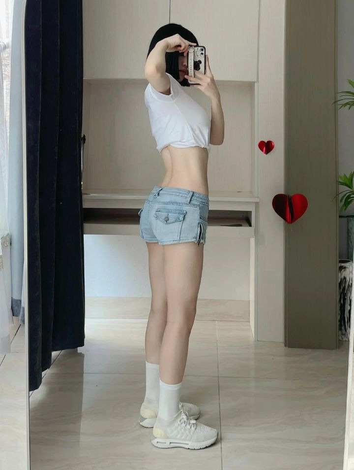 160cm 45kg 몸매 완벽녀 셀카 > 인플루언서 | 짤티비 - JJTV.KR