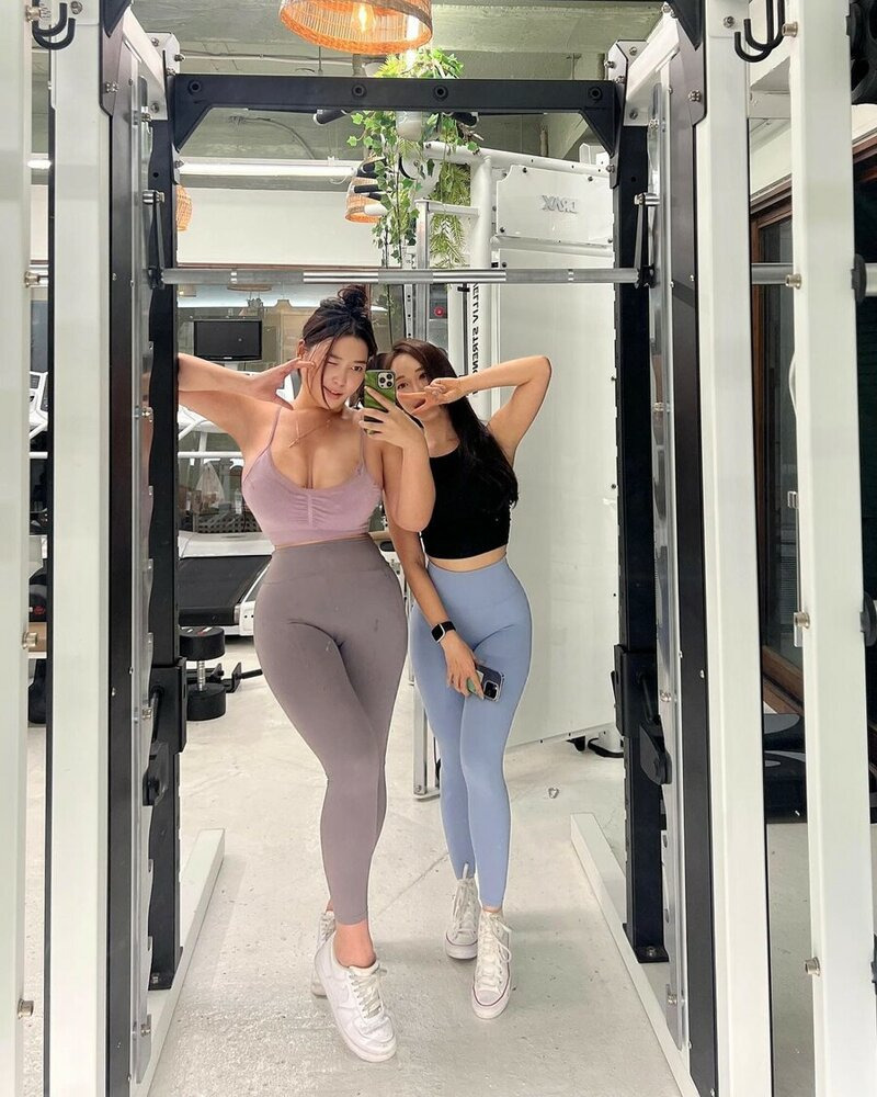 80kg 넘는다는 플러스사이즈모델 고파 누나.jpg