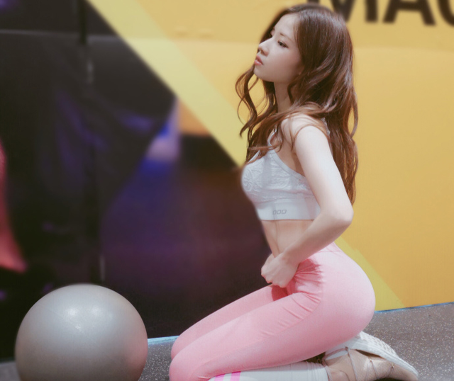 대륙의 청바지 핏녀 후방주의 짤티비 Jjtvkr