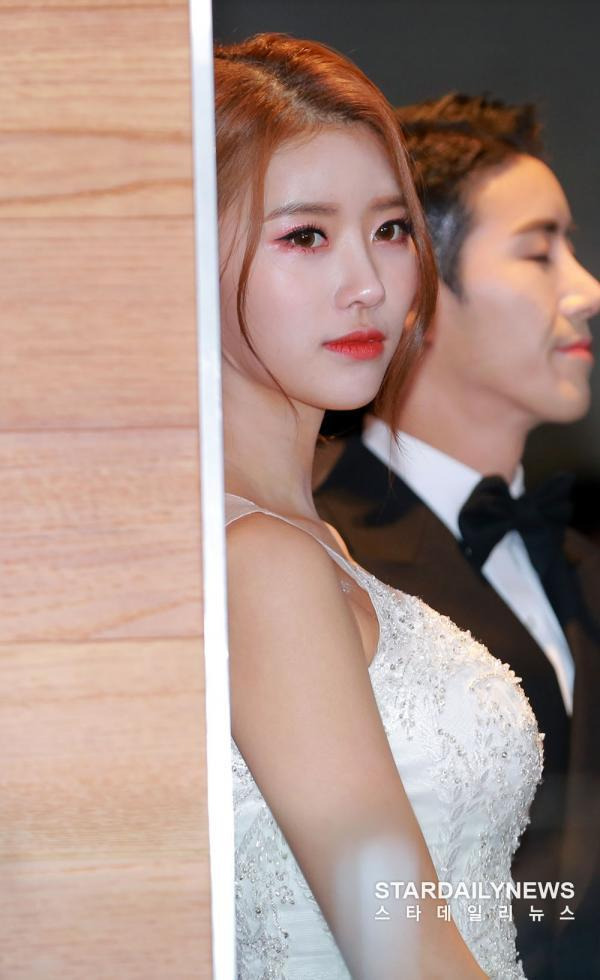러블리즈 이미주 검정 드레스 Vs 흰색 드레스 방송연예 꾸르