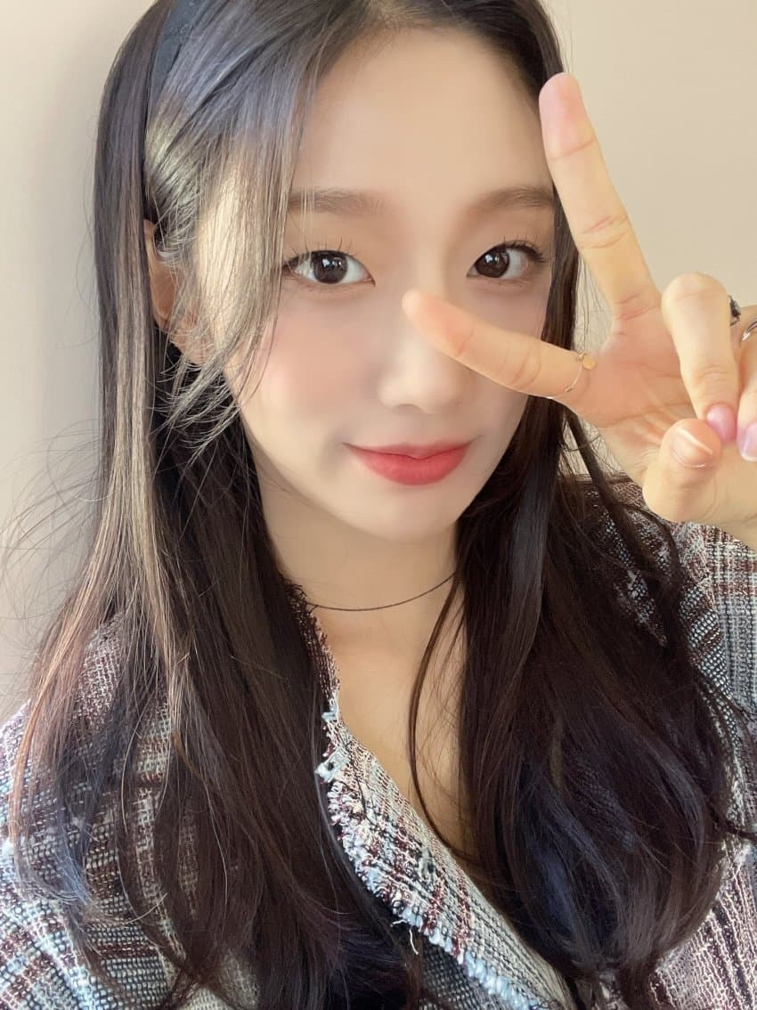 러블리즈 막내 정예인 셀카 걸그룹 연예인 짤티비 Jjtvkr