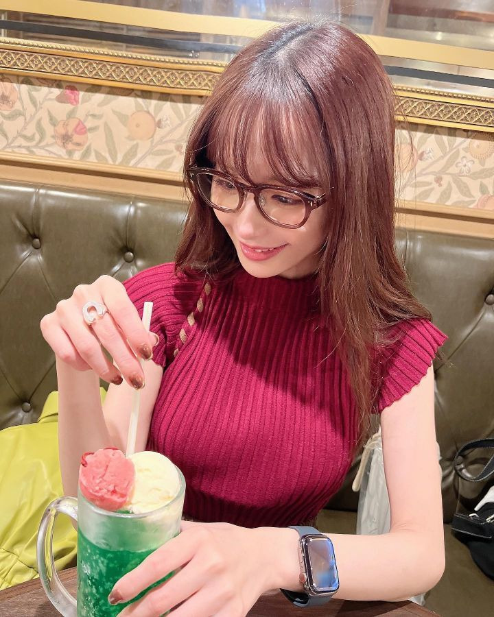 모모노기 카나 사진모음.jpg