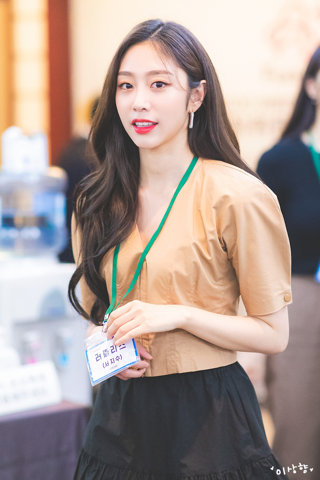흔한 회사 여직원 오피스룩 컨셉의 러블리즈 지수 방송연예