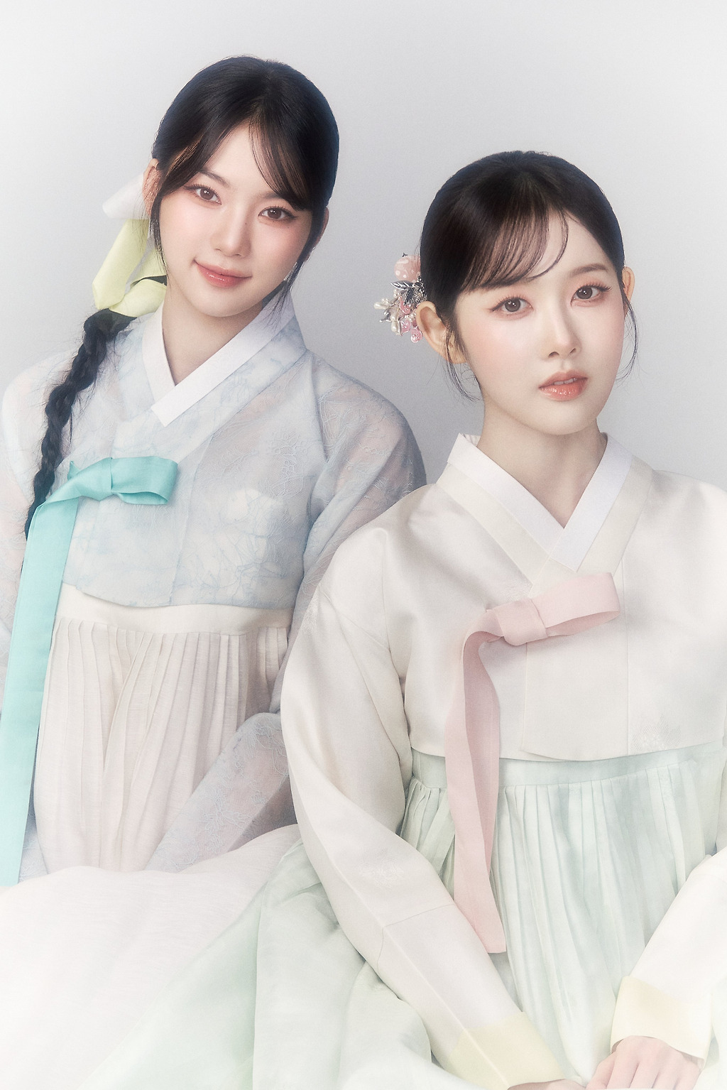 설날을 맞아 단체 한복 화보를 공개한 걸그룹 스테이씨 방송연예 꾸르