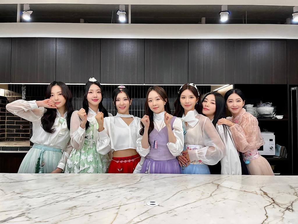 한복 입은 소희.jpg