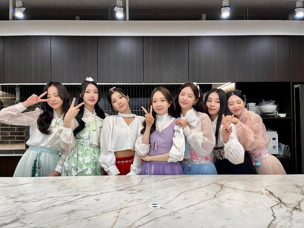 한복 입은 소희.jpg