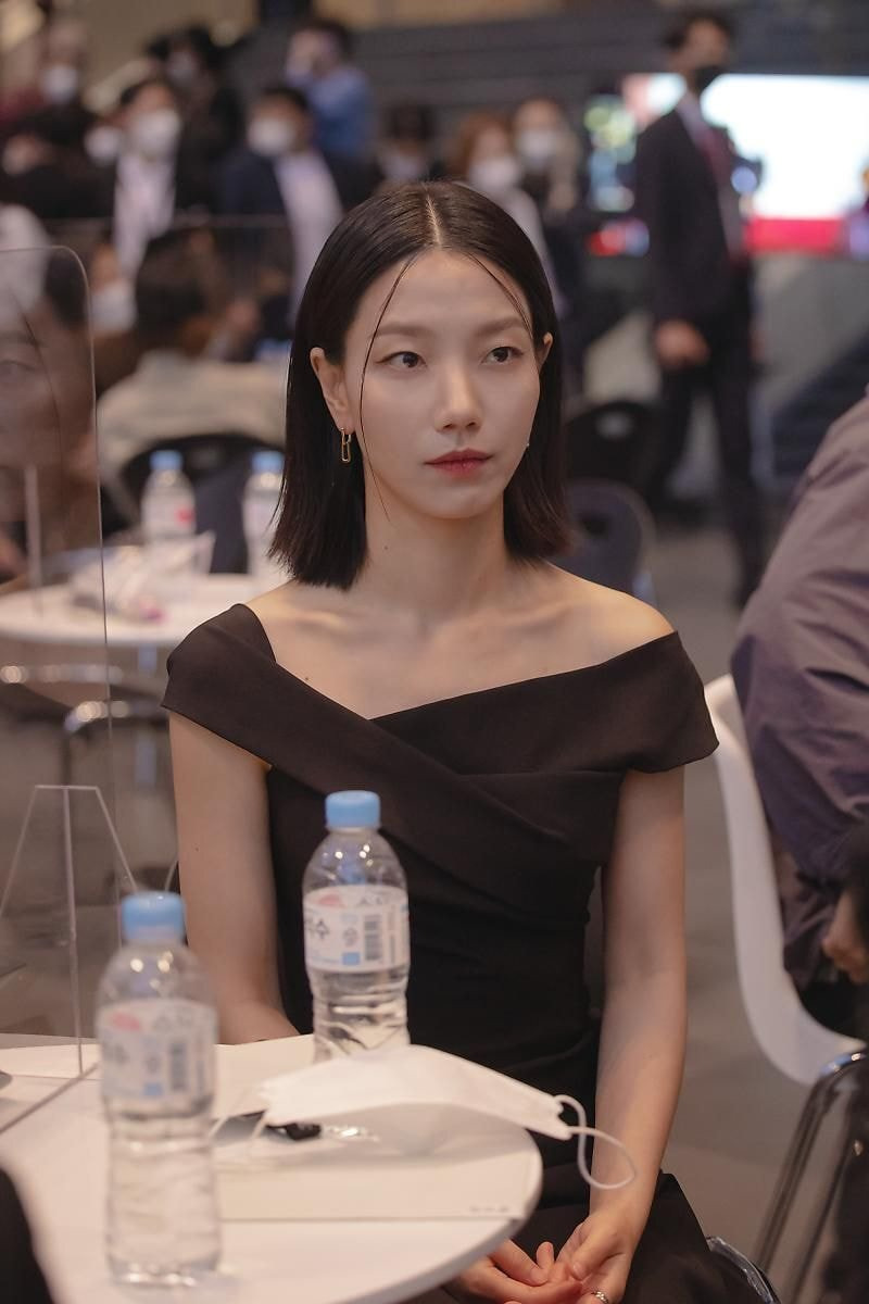 넷플릭스 지옥에서 박정자 역의 배우 김신록 방송연예 꾸르