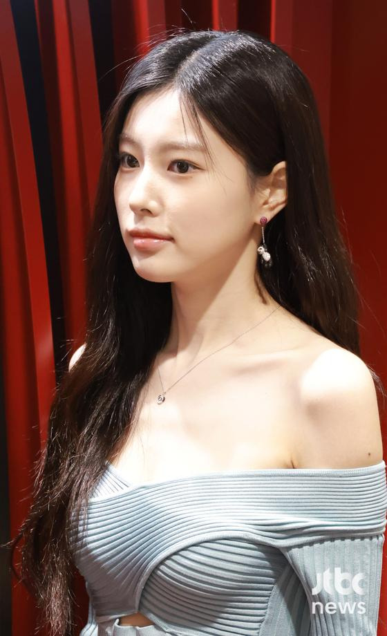 강혜원 골지 원피스 방송연예 꾸르