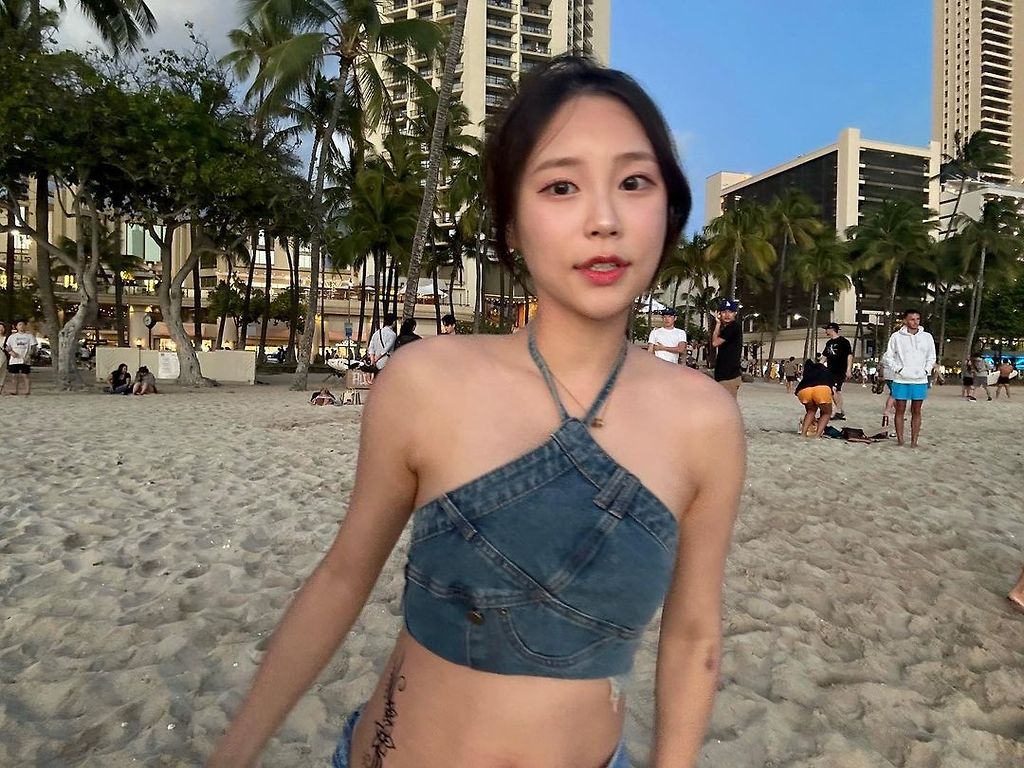 크롭티 청바지 수영복 나시티 수건 한장 산타 박선주 치어리더 스압 유머이슈 꾸르