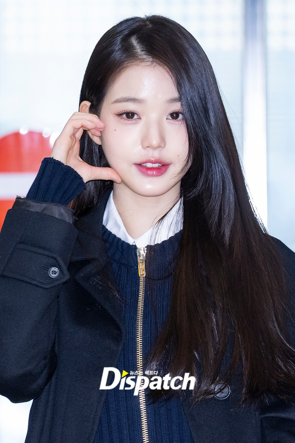 아이브 장원영 공항 출국 기사사진 > 걸그룹 연예인 | 짤티비 - JJTV.KR