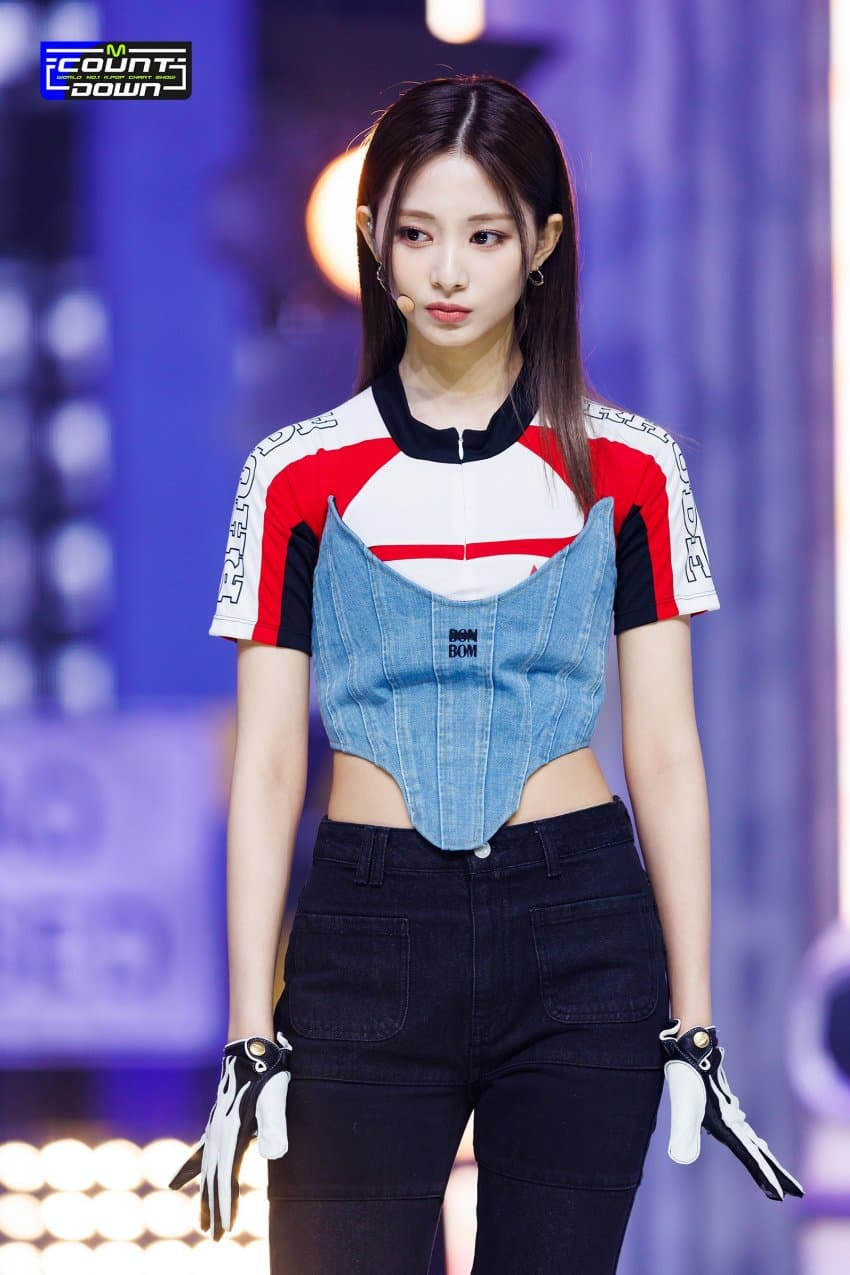 힙한 옷들 입고 무대했던 트와이스 현장포토.jpg.jpg