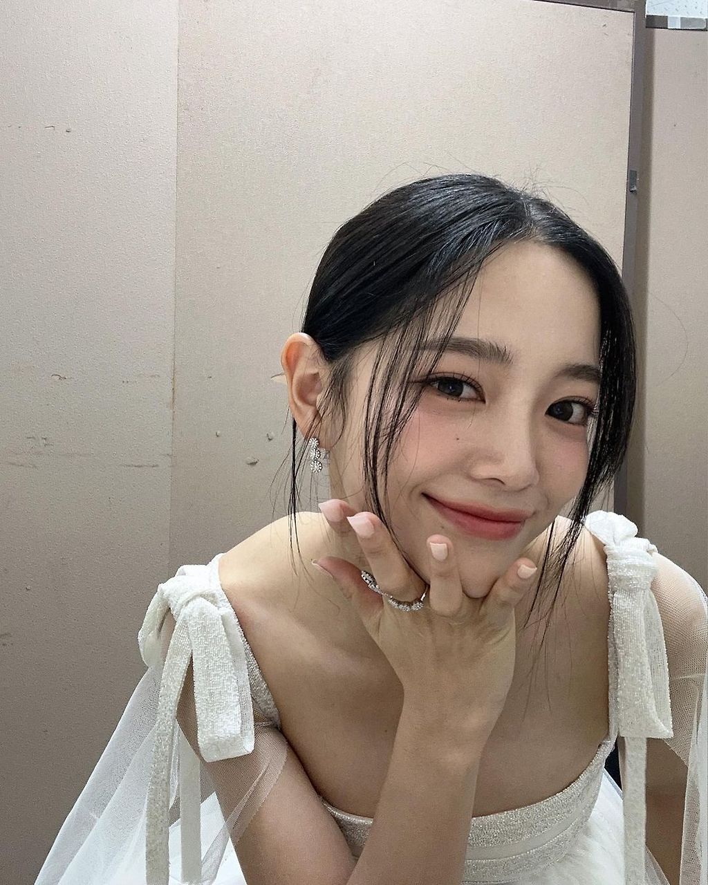 피파 온라인4 인벤 : 김세정 인스타 2022 AAA 드레스 - 피파 온라인4 인벤 자유게시판