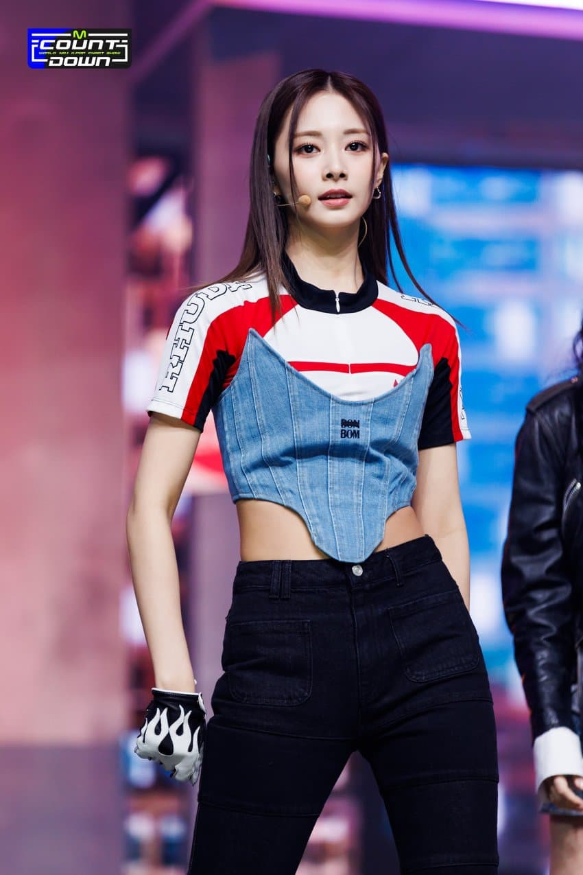 힙한 옷들 입고 무대했던 트와이스 현장포토.jpg.jpg