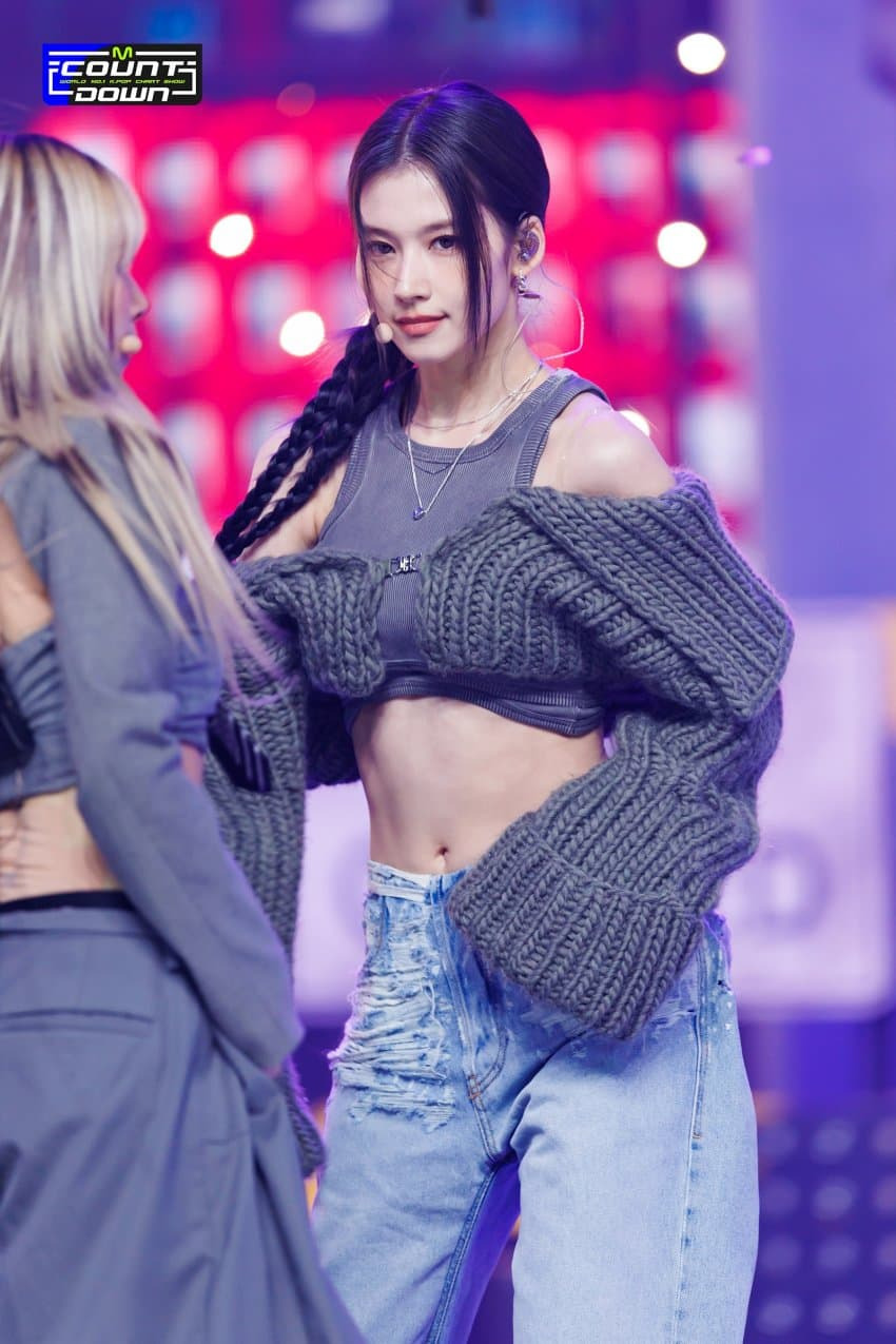 힙한 옷들 입고 무대했던 트와이스 현장포토.jpg.jpg