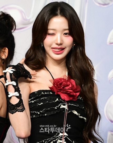 연예거중기 오늘자 가요대전 Summer 블루 레드카펫 장원영 기사사진 Daum 카페