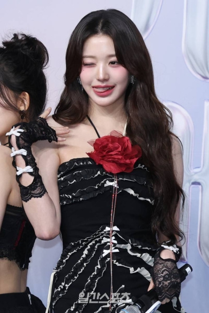 연예거중기 오늘자 가요대전 Summer 블루 레드카펫 장원영 기사사진 Daum 카페