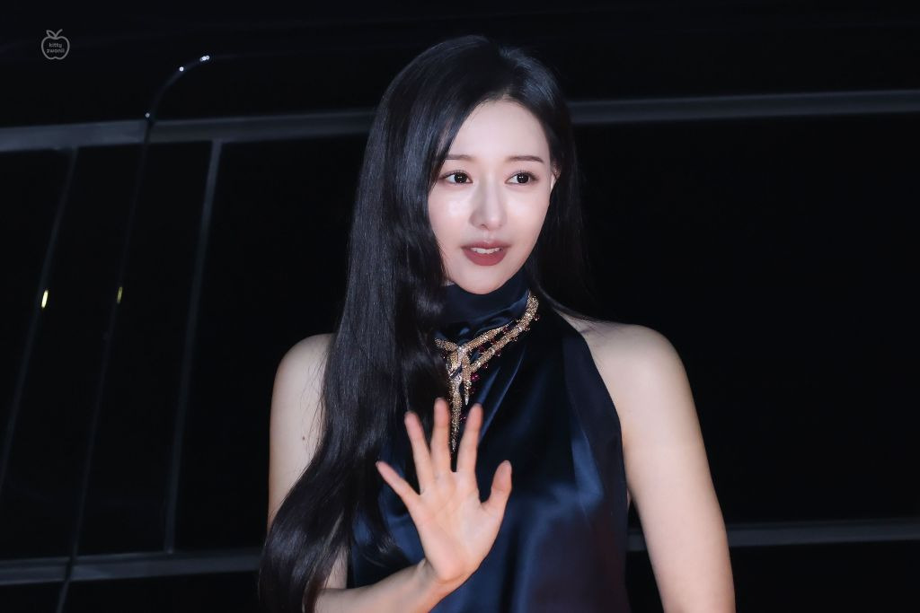 연예거중기 불가리 행사 끝나고 퇴근한 배우 김지원 고화질 Daum 카페