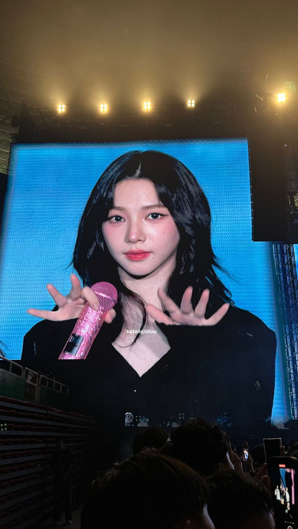 연예거중기 오늘자 에스파 대만 막콘 전광판 Daum 카페