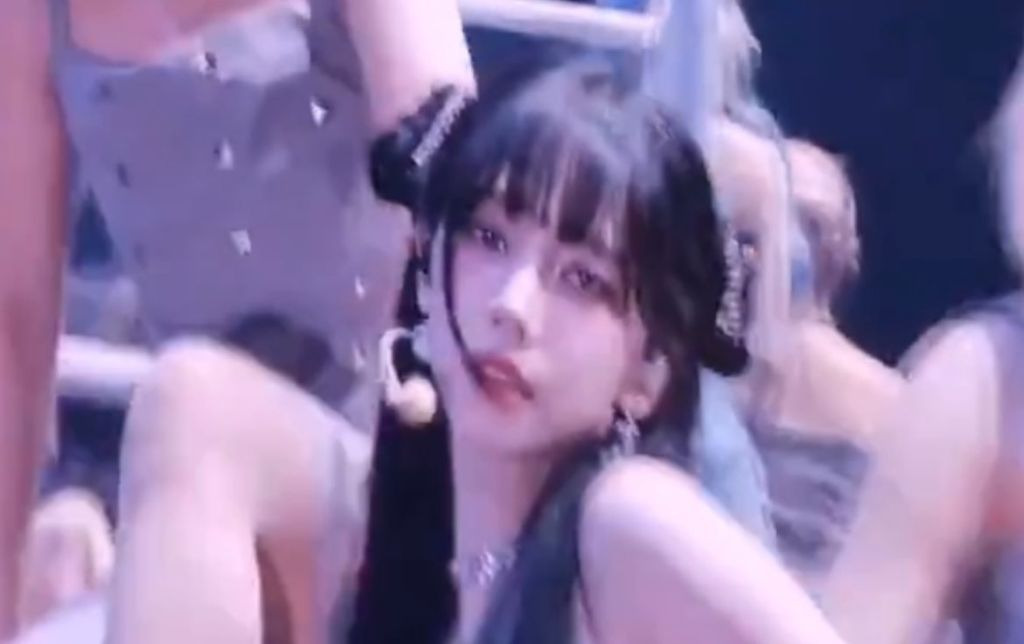 연예거중기 오늘자 사이타마 에스파 콘서트 카리나 전광판 Daum 카페