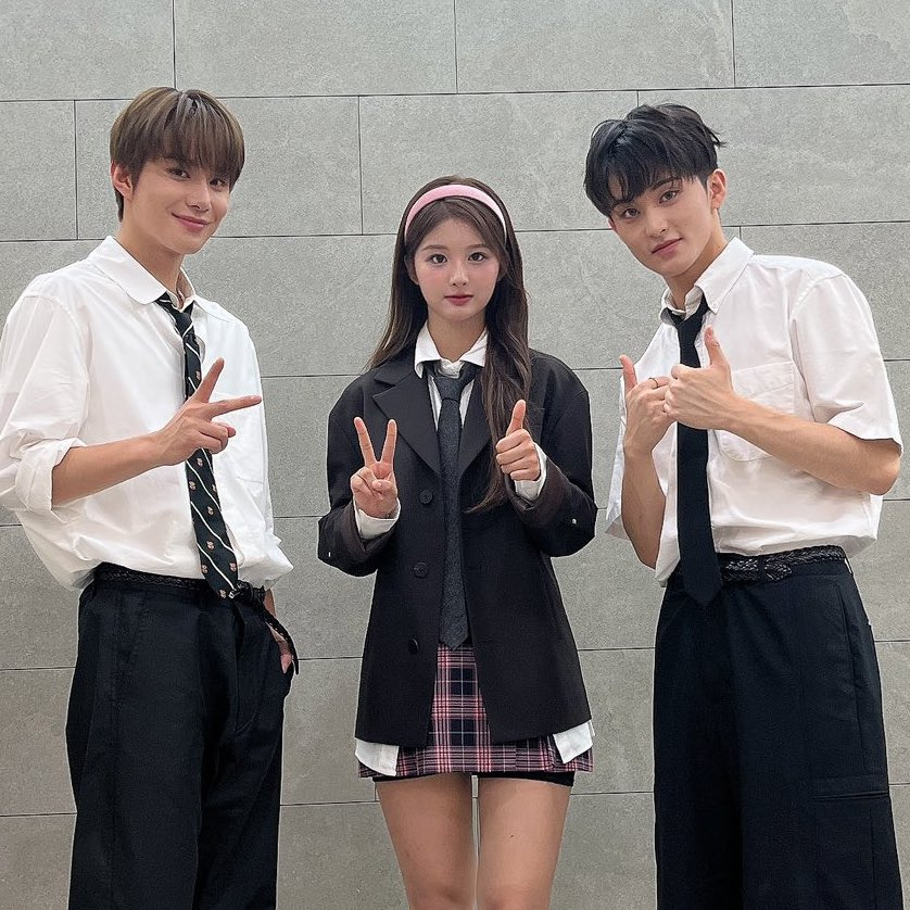 연예거중기 Nct 사이에서 포즈 탕평책 펼치는 설윤 Daum 카페