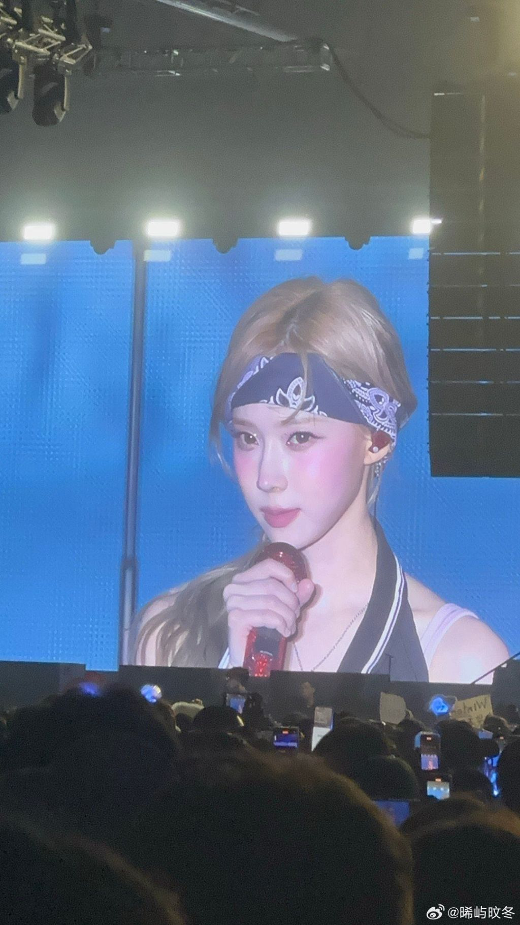 연예거중기 오늘자 홍콩 콘서트 에스파 윈터 전광판 Daum 카페