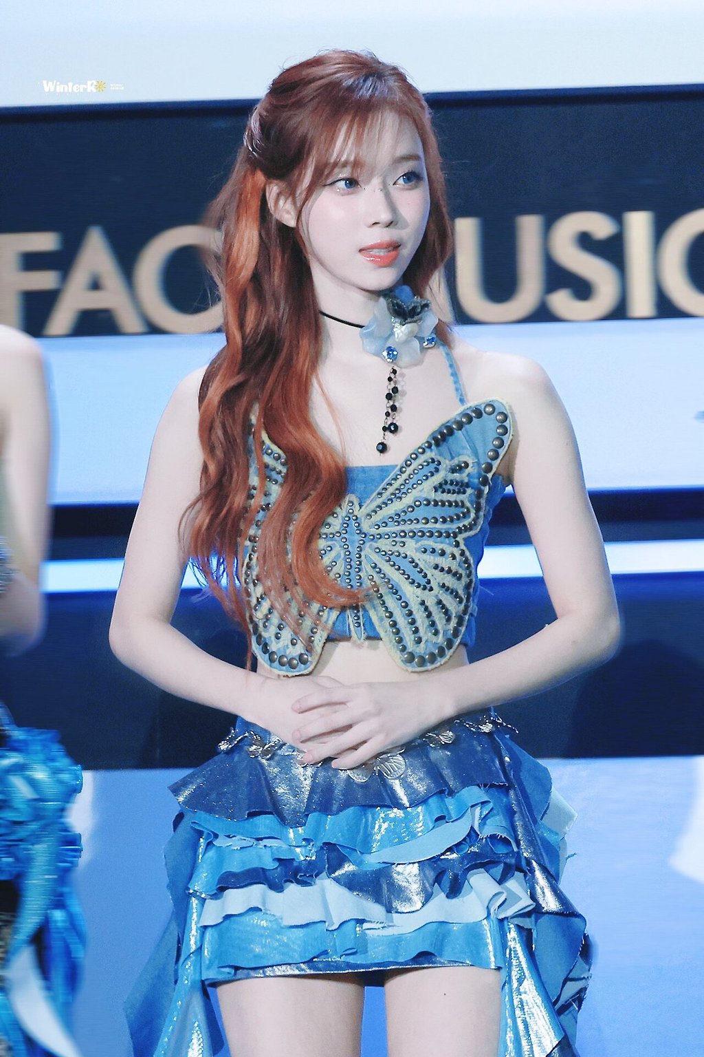 연예거중기 더팩트에서 갈색머리파란렌즈 폼 미친 윈터 고화질 Daum 카페