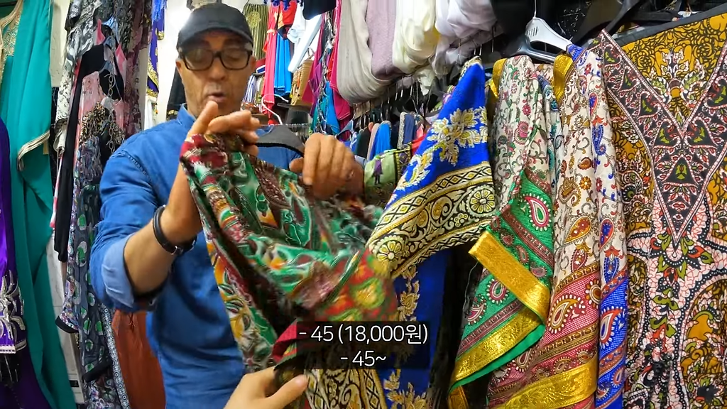 연예 토크 테이블 인류애 충전되는 바가지쓰고 옷사고도 옷가게 아저씨와 친구가 되는 법 Daum 카페