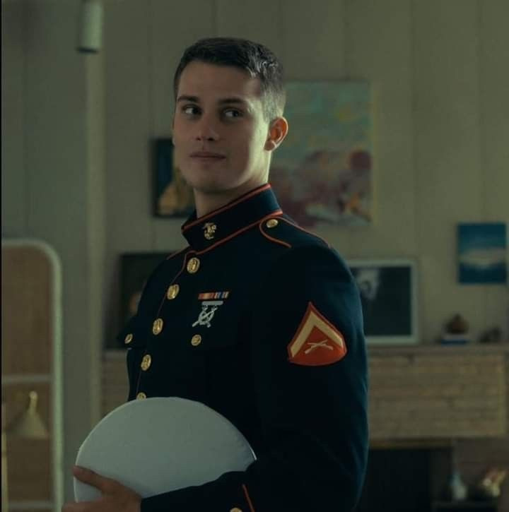 요즘 OTT 뭐봄? | 잘생긴 외국배우가 남주인 드라마 영화 추천글 - Daum 카페