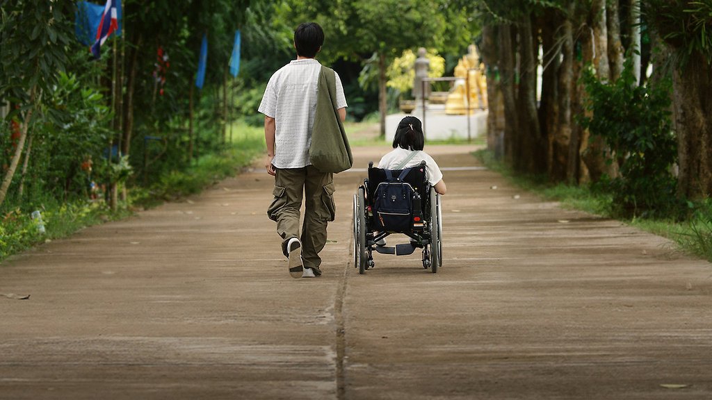 요즘 OTT 뭐봄? | 넷플릭스 영화 '37세컨즈' (37초) - Daum 카페