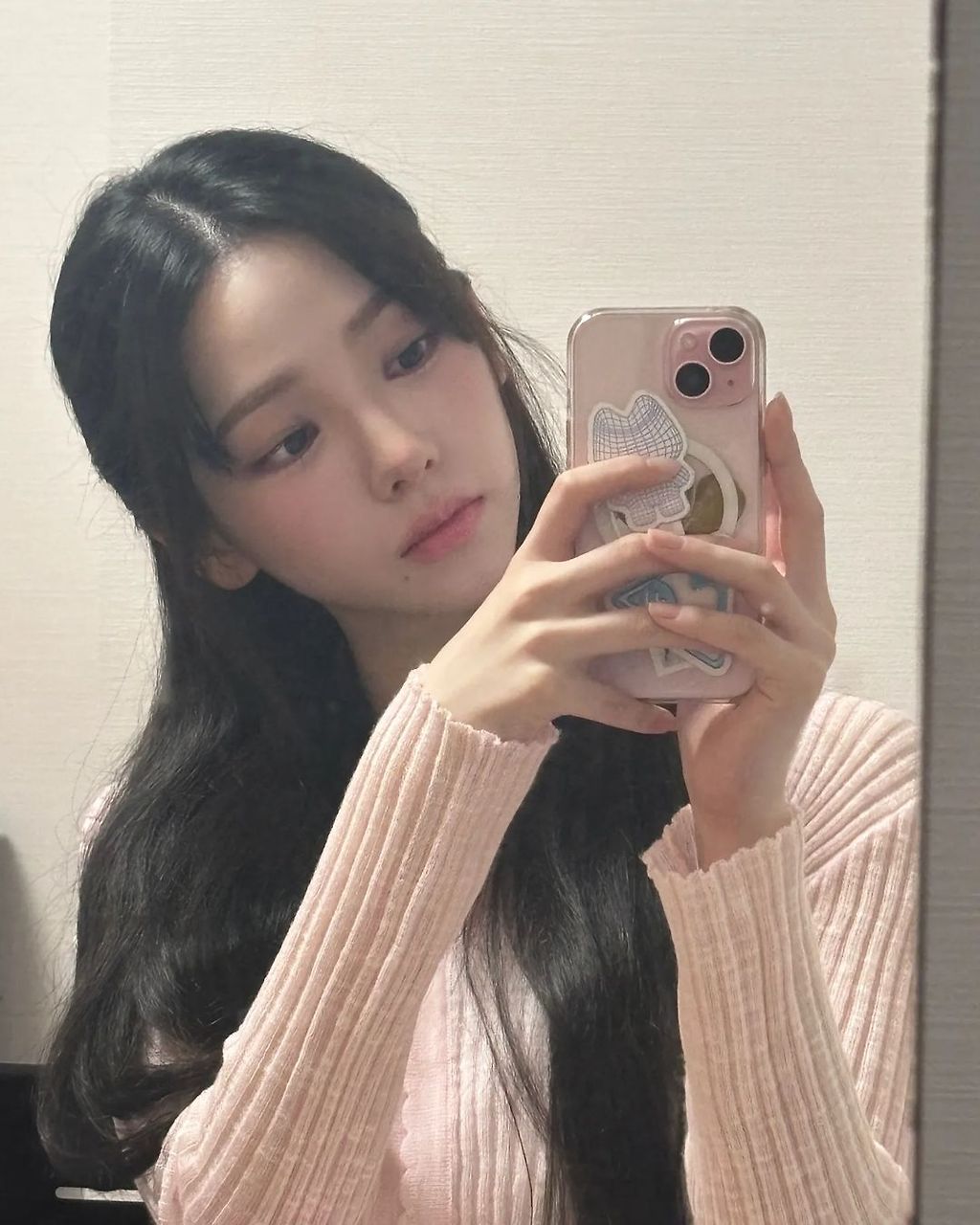 내가 사랑했던 모든 여자들 오늘자 에스파 카리나 거울셀카 Daum 카페