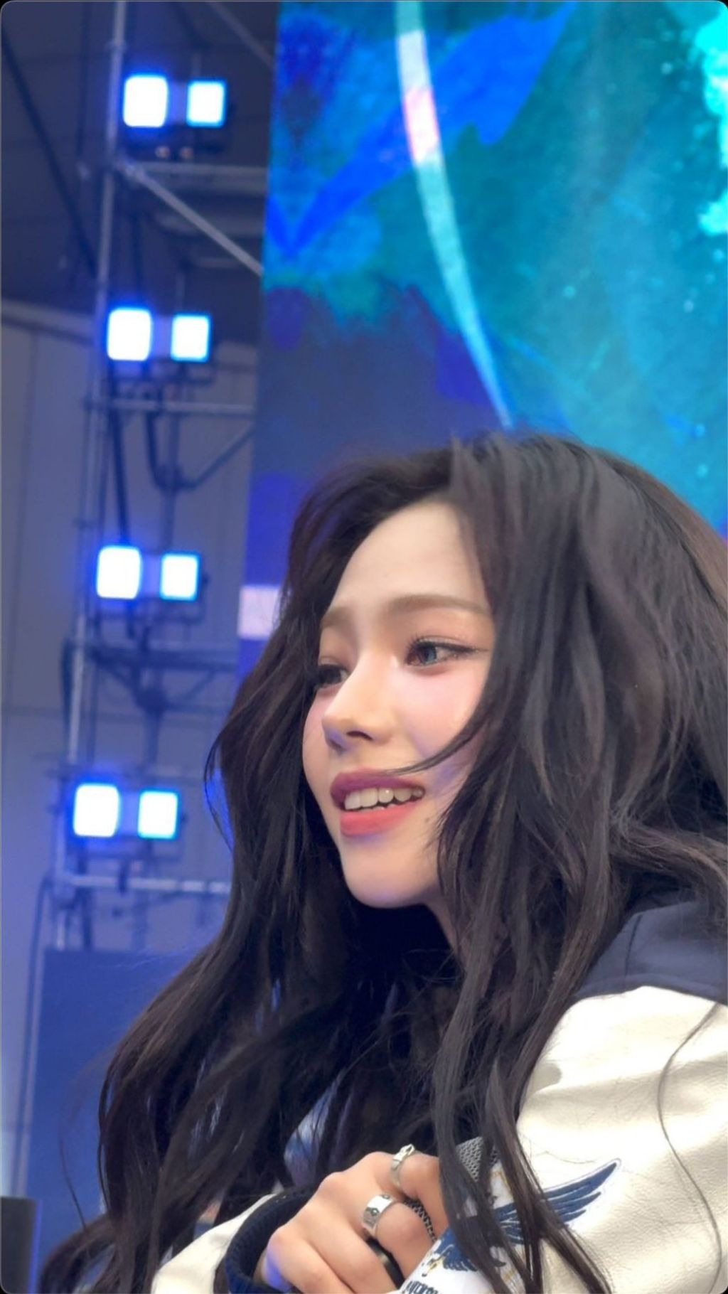 내가 사랑했던 모든 여자들 말도 안되게 현실감 없는 에스파 카리나 폰카짤 Daum 카페