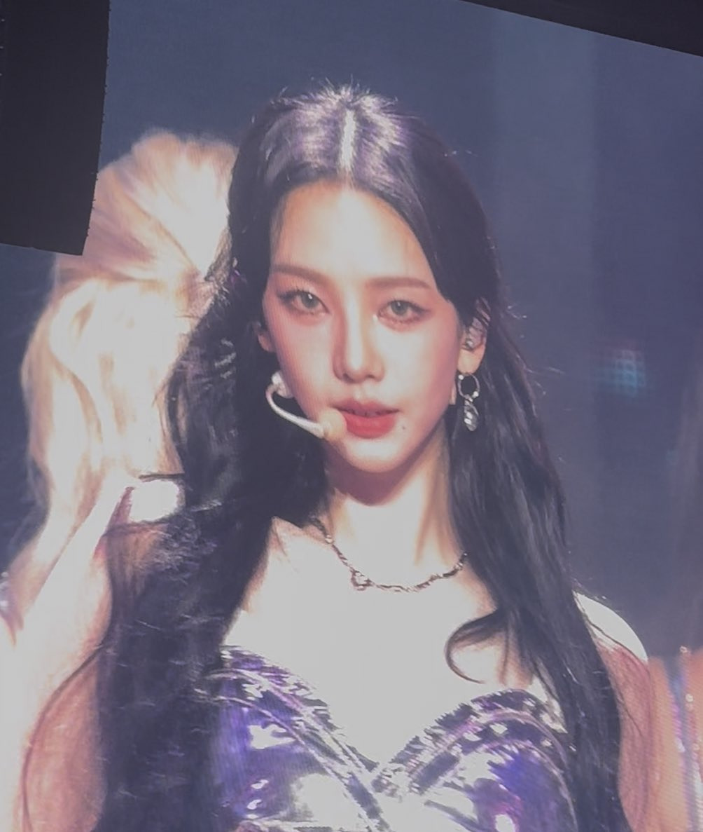 내가 사랑했던 모든 여자들 오늘자 카리나 전광판 얼굴 Daum 카페