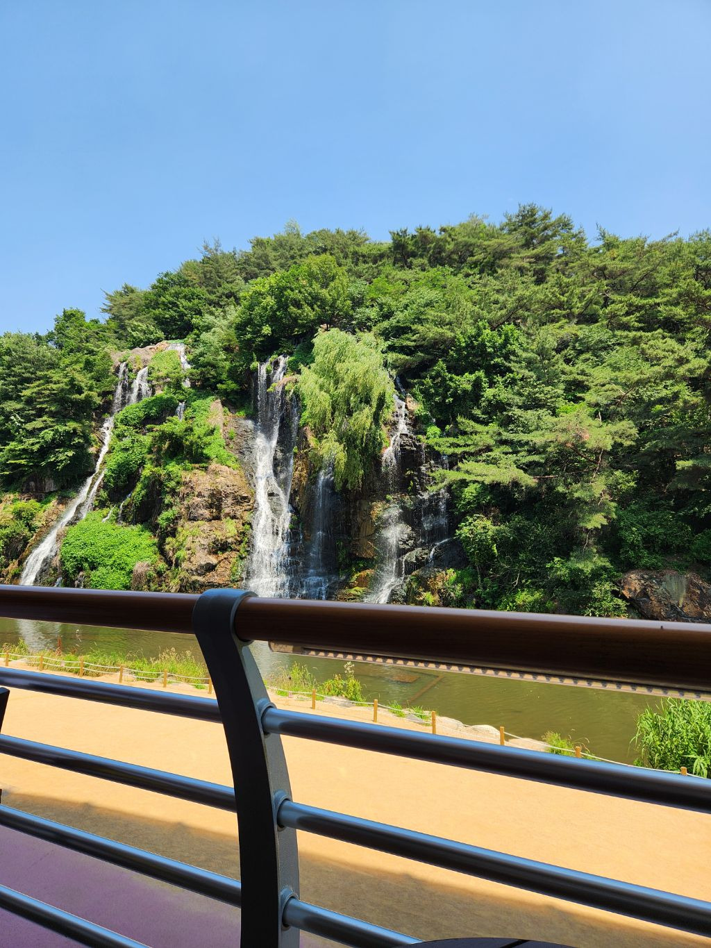 잡담 홍제천 인공폭포 카페 Daum 카페