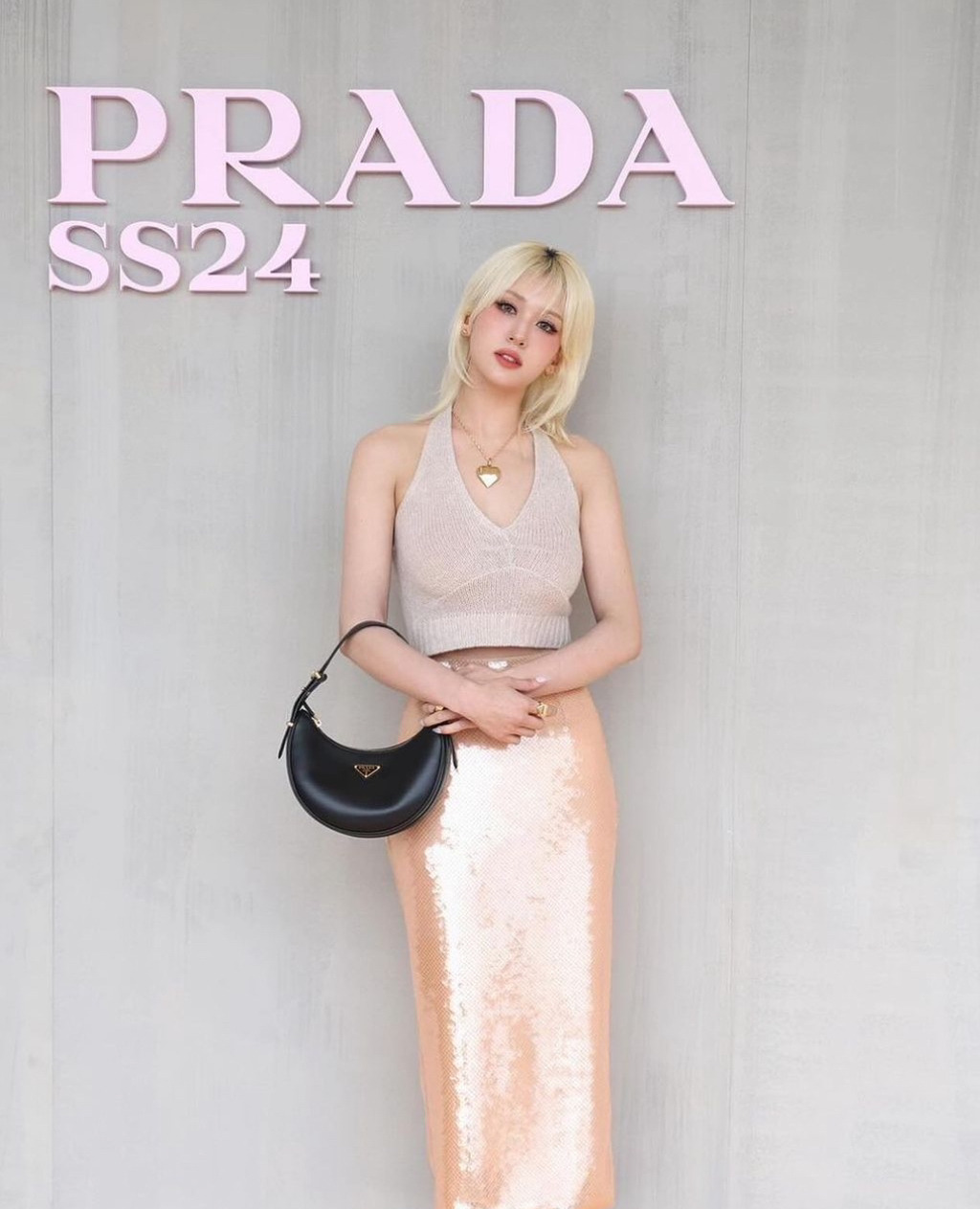 연예인 데일리룩 연예인으로 알아보는 2024 팬톤 컬러 ‘피치 퍼즈 활용법 ️ Daum 카페