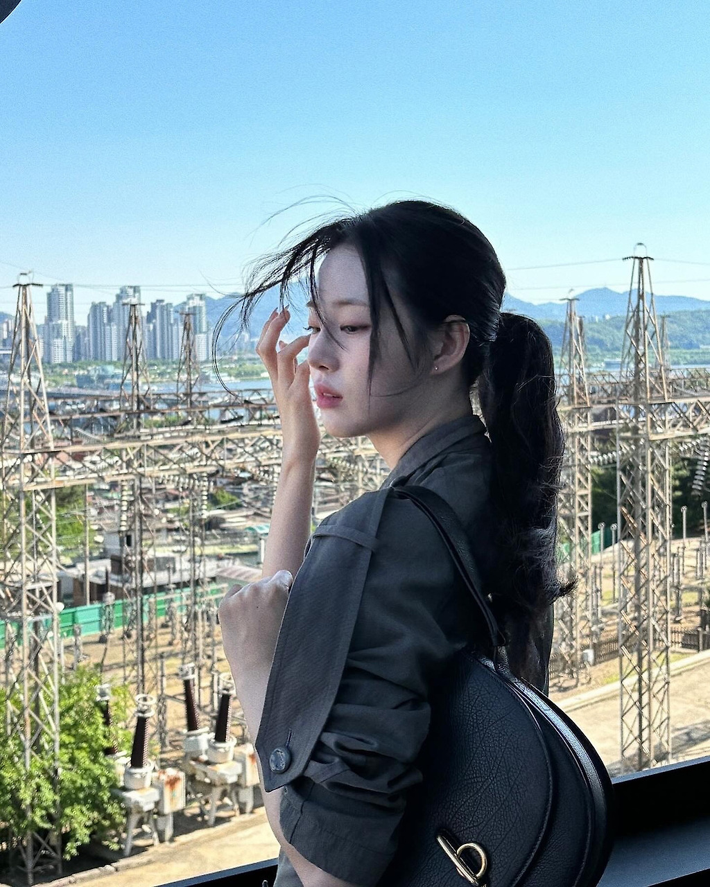 연예인 데일리룩 버버리에서 엄청 밀고 있는 신상백 Daum 카페
