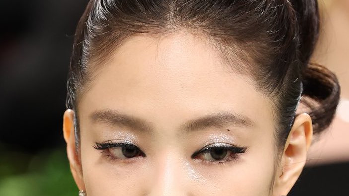 연예인 데일리룩 커스텀 알라이아 입은 제니 멧 갈라 패션 Daum 카페