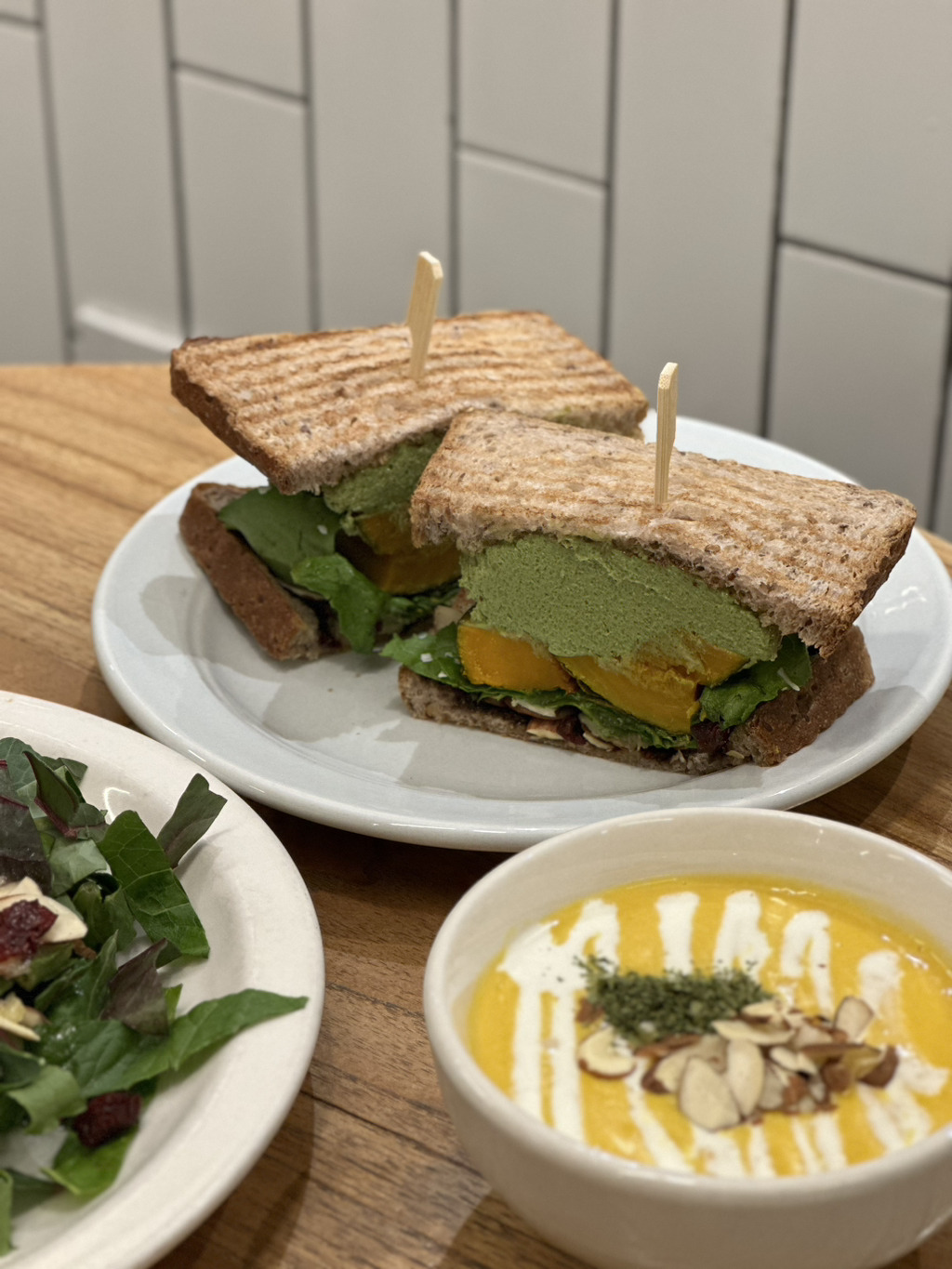잘 먹는 먹보들 광화문 힐사이드테이블 🥪말차두유치즈샌드위치 Daum 카페