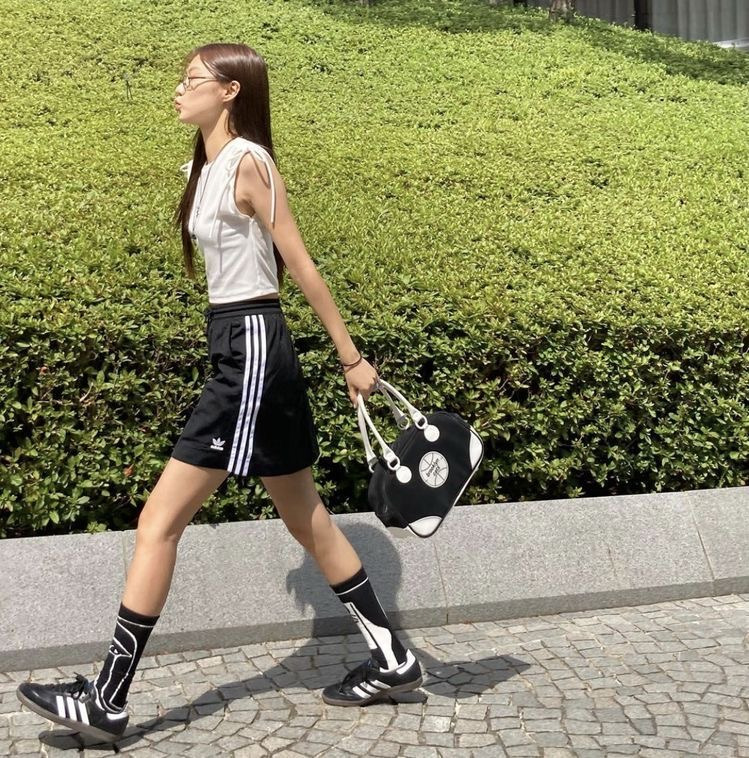 데일리룩 난닝구 아니구요 메리야스 아닙니다🙅‍♀️ 슬리브리스 탑 코디 모음 Daum 카페