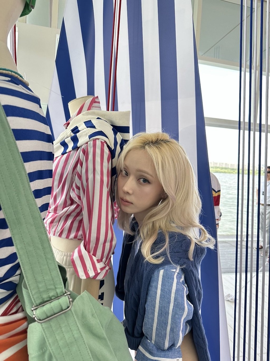 혹하게하는것들 오늘자 랄프로렌 행사 에스파 윈터 Daum 카페