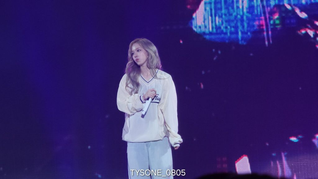 혹하게하는것들 오늘자 대만 콘서트 사첵 윈터 폰카짤 Daum 카페