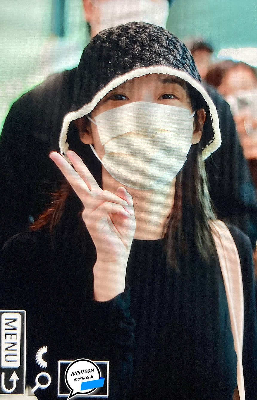 혹하게하는것들 오늘자 아이유 영국 출국 프리뷰 Daum 카페