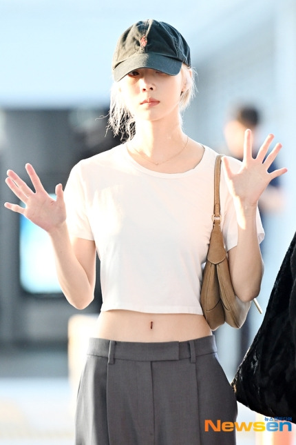 혹하게하는것들 오늘 에스파 방콕 출국 기사사진 Daum 카페