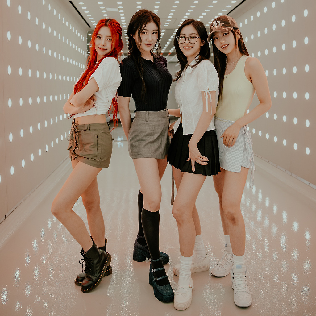 혹하게하는것들 | Z100 라디오 출연 ITZY 있지 - Daum 카페