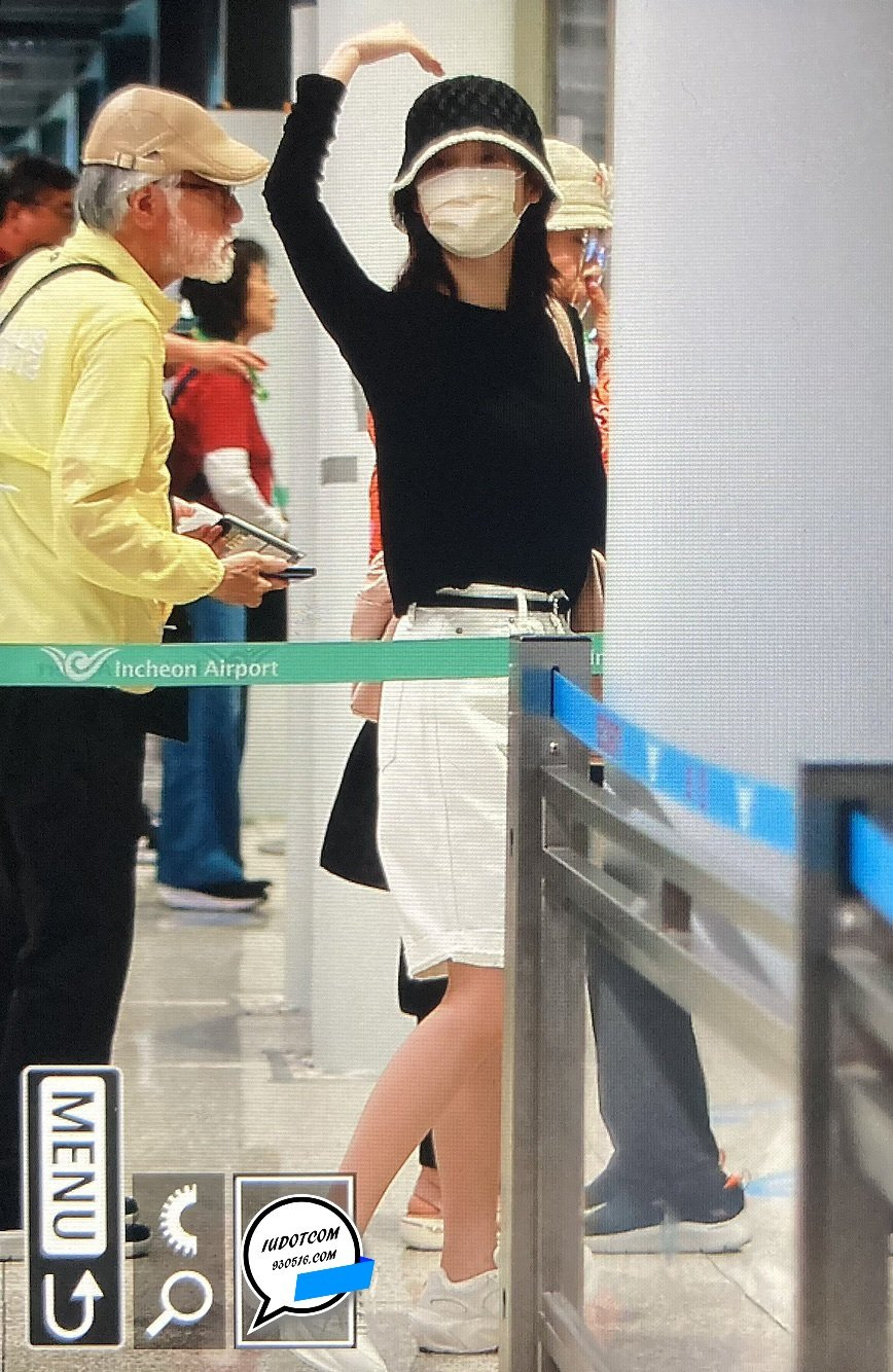 혹하게하는것들 오늘자 아이유 영국 출국 프리뷰 Daum 카페