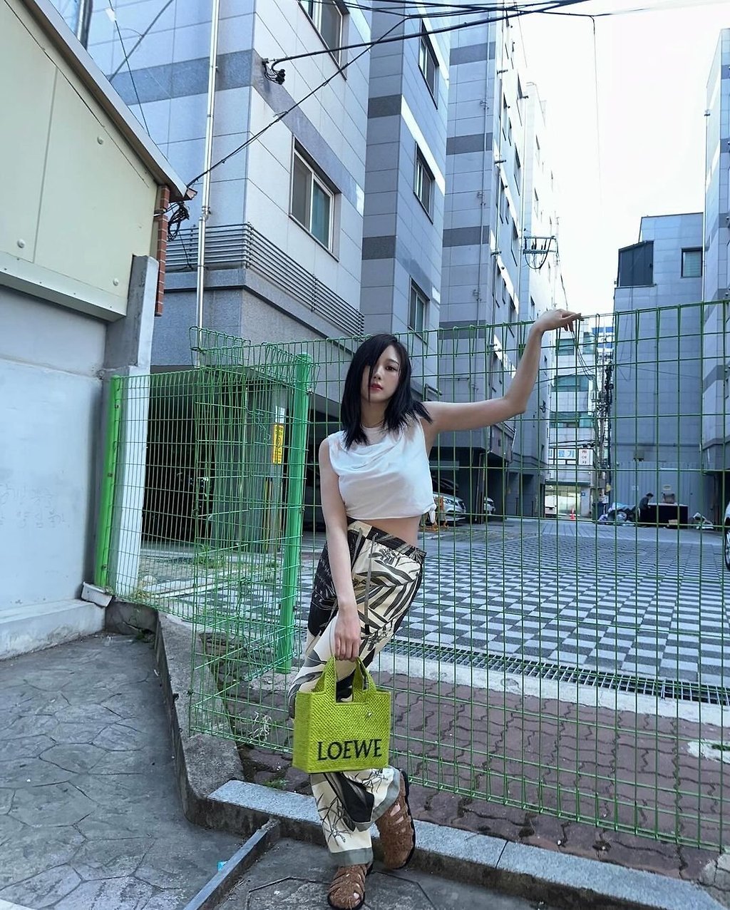 혹하게하는것들 에스파 지젤 인스타 업뎃feat로에베 Daum 카페