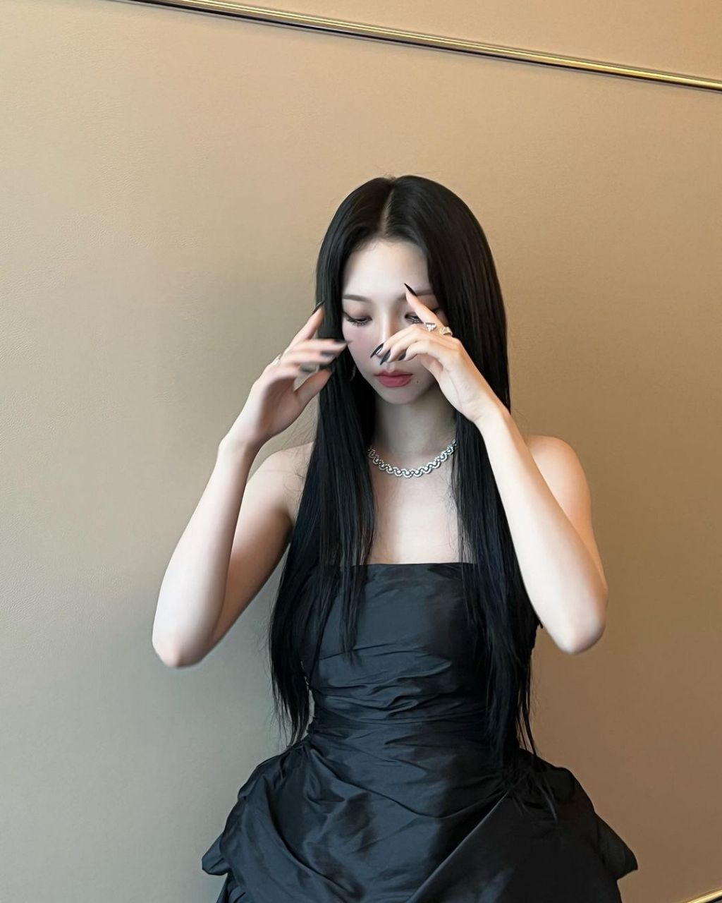 혹하게하는것들 내가 보고싶어서 다시꺼내보는 흑발 칸 카리나 Daum 카페