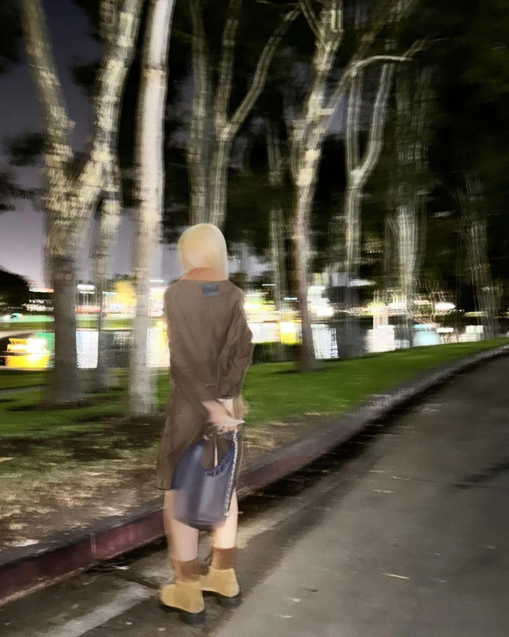 혹하게하는것들 오늘자 지젤 인스타 업뎃 Feat 로에베 Daum 카페