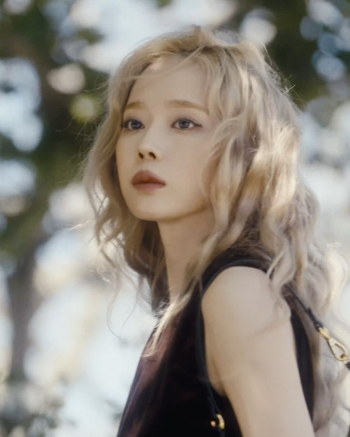 혹하게하는것들 오늘자 보그 코리아 인스타 업뎃 Feat 에스파 윈터 Daum 카페