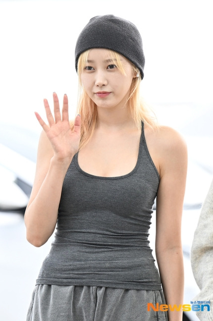 혹하게하는것들 오늘자 에스파 미국 출국 기사사진 Daum 카페
