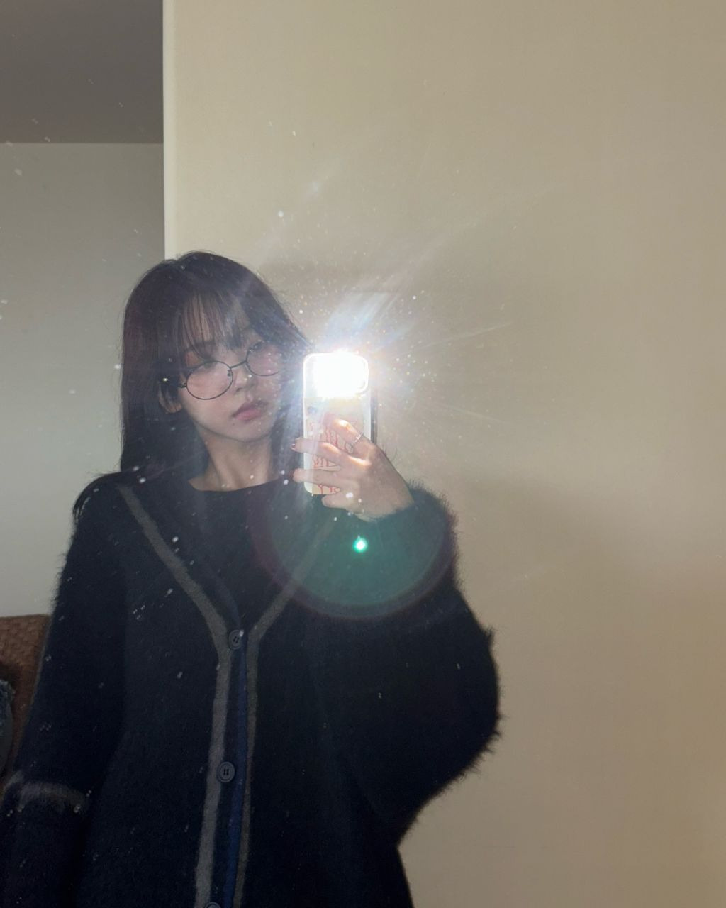 혹하게하는것들 | 241219 카리나 인스타그램 👓 - Daum 카페